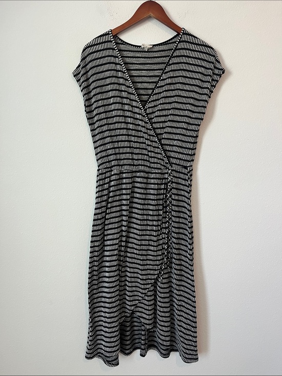 Caution To The Wind | Dresses | Caution To The Wind Black And White ...